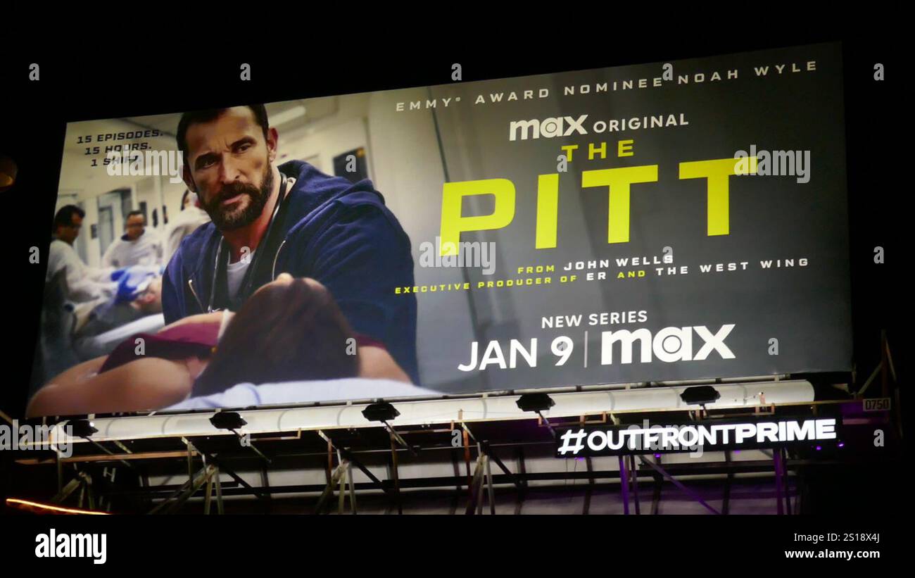 Los Angeles, Californie, USA 1er janvier 2025 le Pitt Billboard avec Noah Wyle sur Sunset Blvd ...