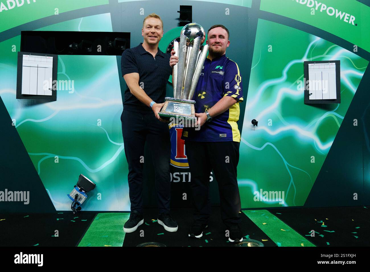 Londres, Royaume-Uni. 03 janvier 2025. Luke Littler remporte le trophée Paddy Power World Darts ...