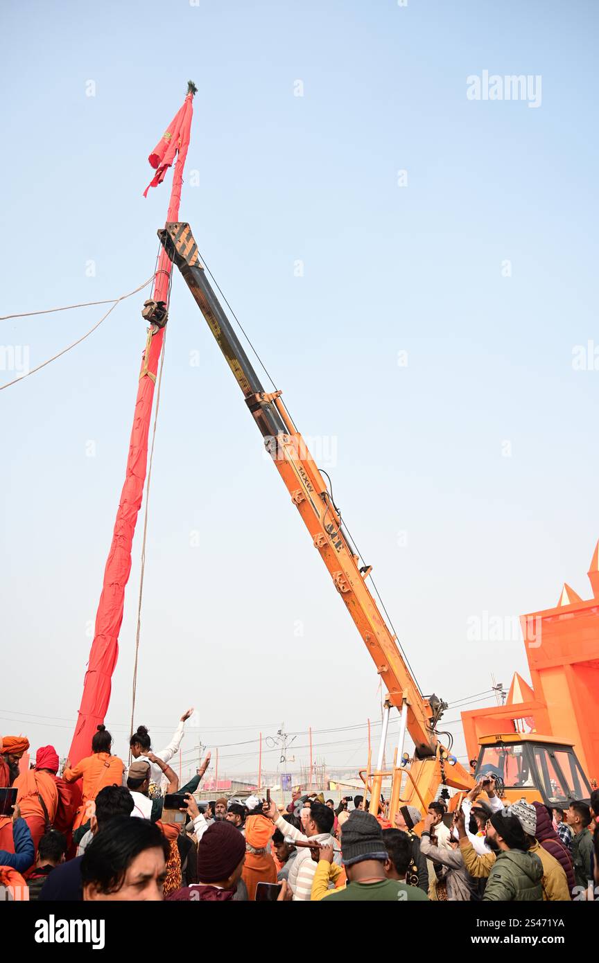 10 janvier 2025 : Prayagraj : les sadhus de 'Shri Panchayati Akhara ...