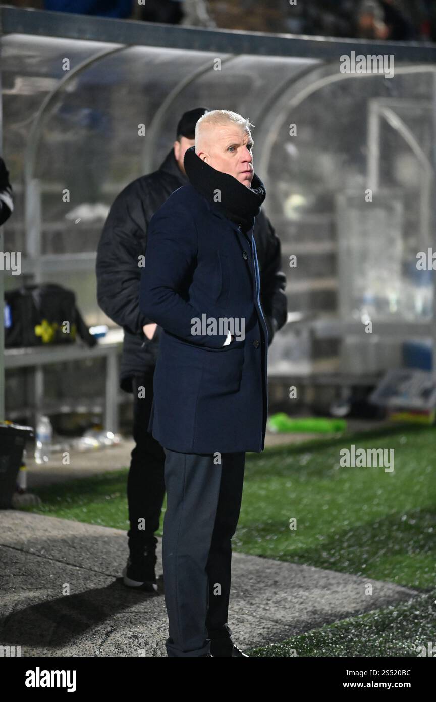Le manager de Forfar Athletic Jim Weir est sur la ligne de touche lors ...