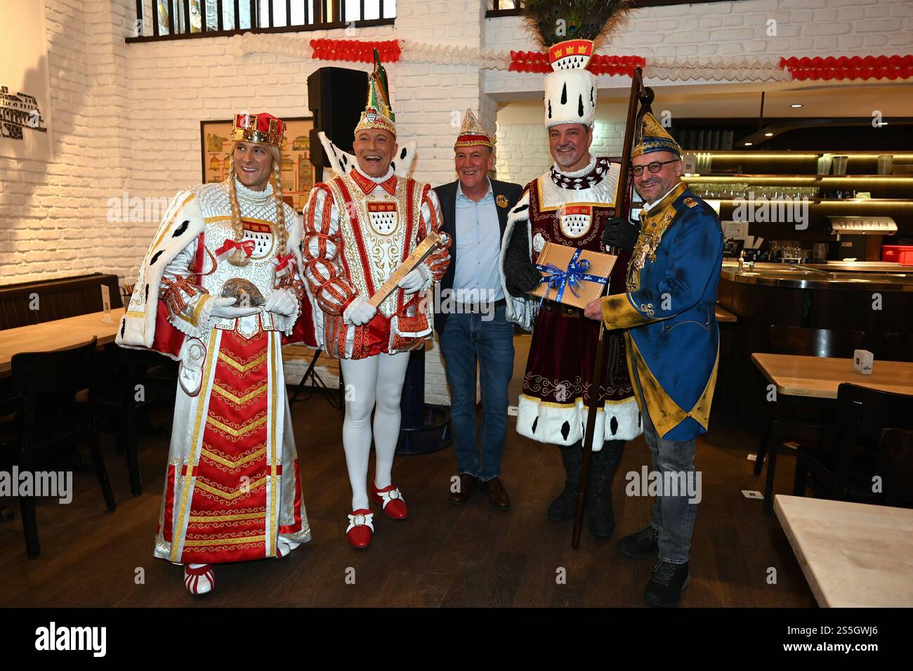 DAS neue Kölner Karneval Dreigestirn der session 2024 / 2025 mit ...