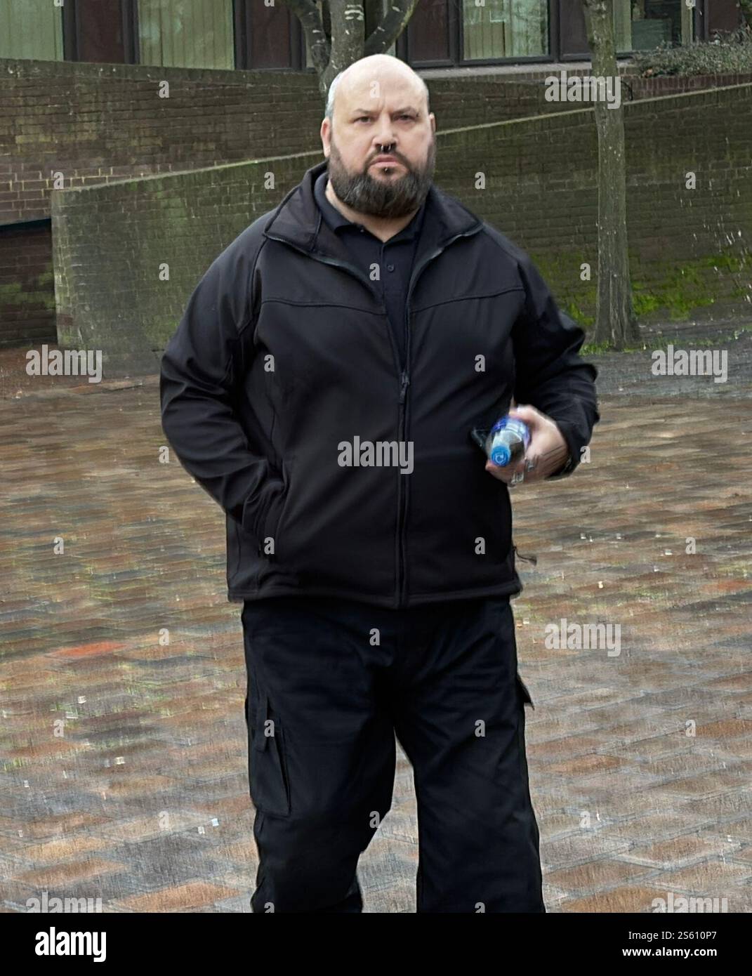 Richard Elkin quitte Portsmouth Crown court après une audience sur une fraude présumée à un ...