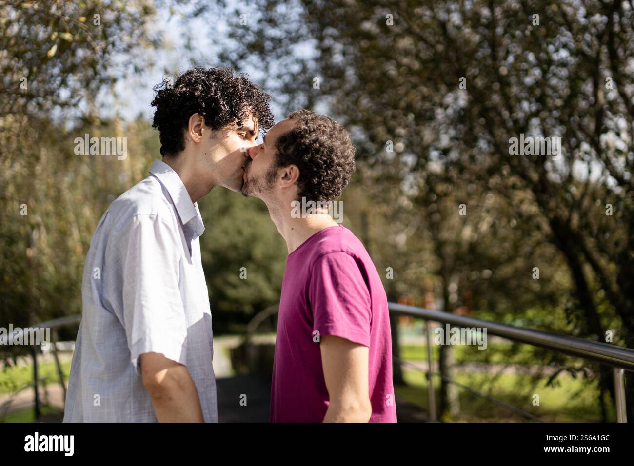 Deux homme font l’amour Banque de photographies et d’images à haute résolution - Alamy