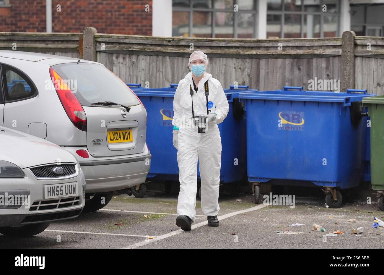 Un officier de police scientifique sur les lieux à Imtech House sur ...