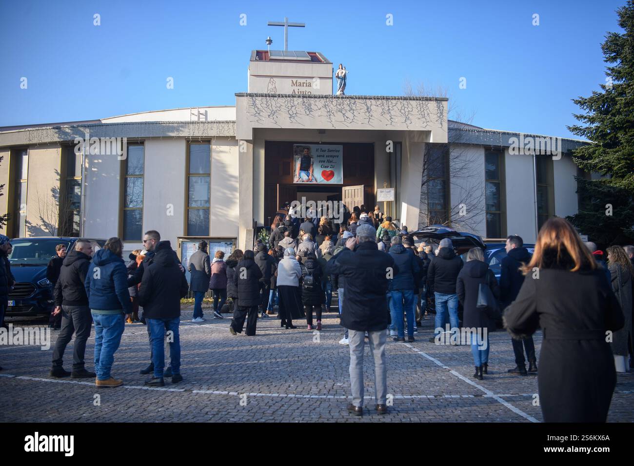 Arese, Milano. 17 janvier 2025. Funerale di Marco Magagna, ucciso dalla ...