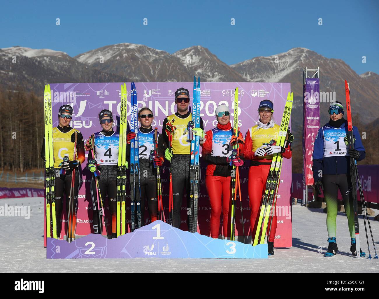 Pragelato, Italie. 17 janvier 2025. Leonie Maria Walter (3e l) d ...