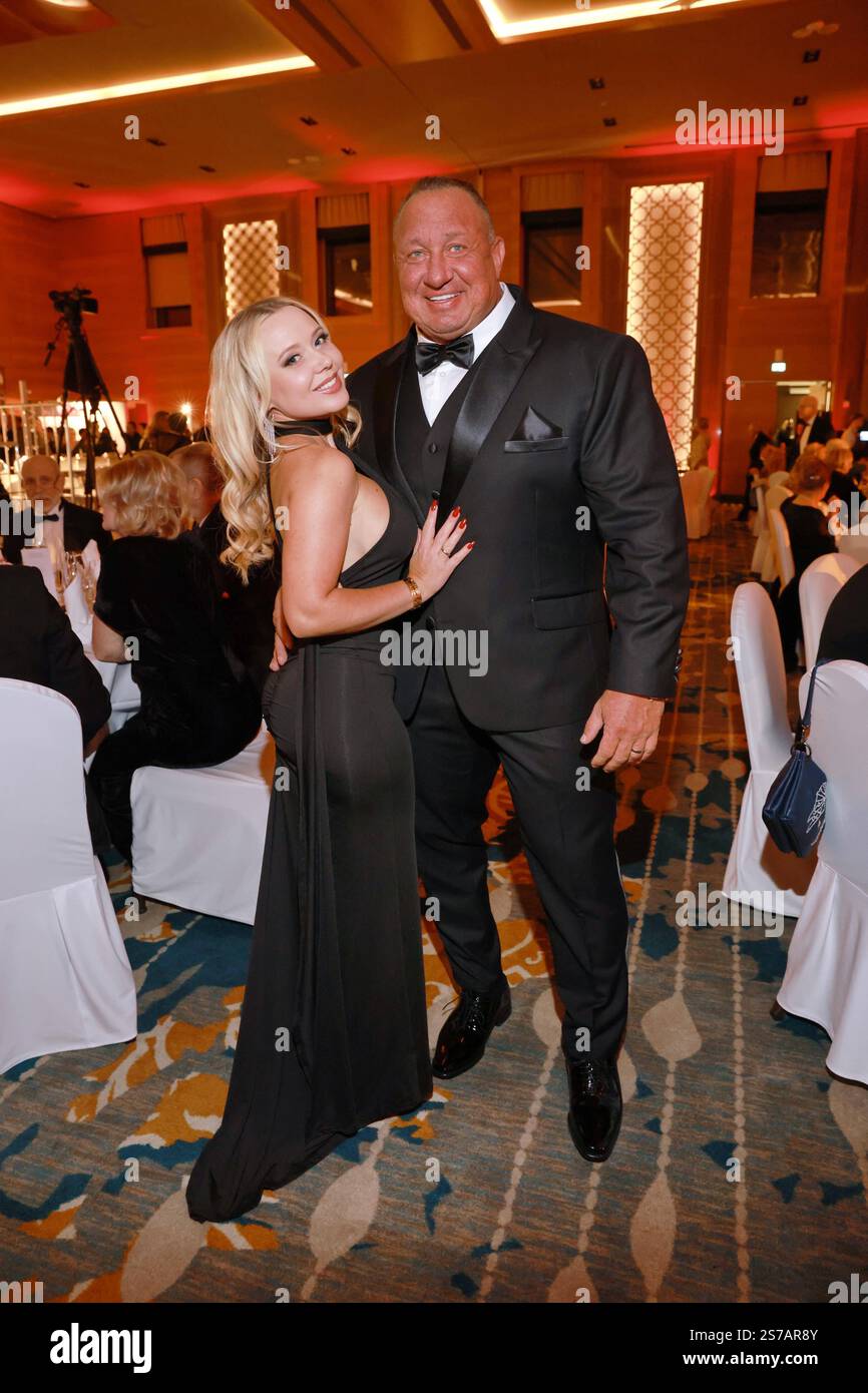 18.01.2025, Markus Rühl und Ehefrau Alicja beim Berliner Presseball ...