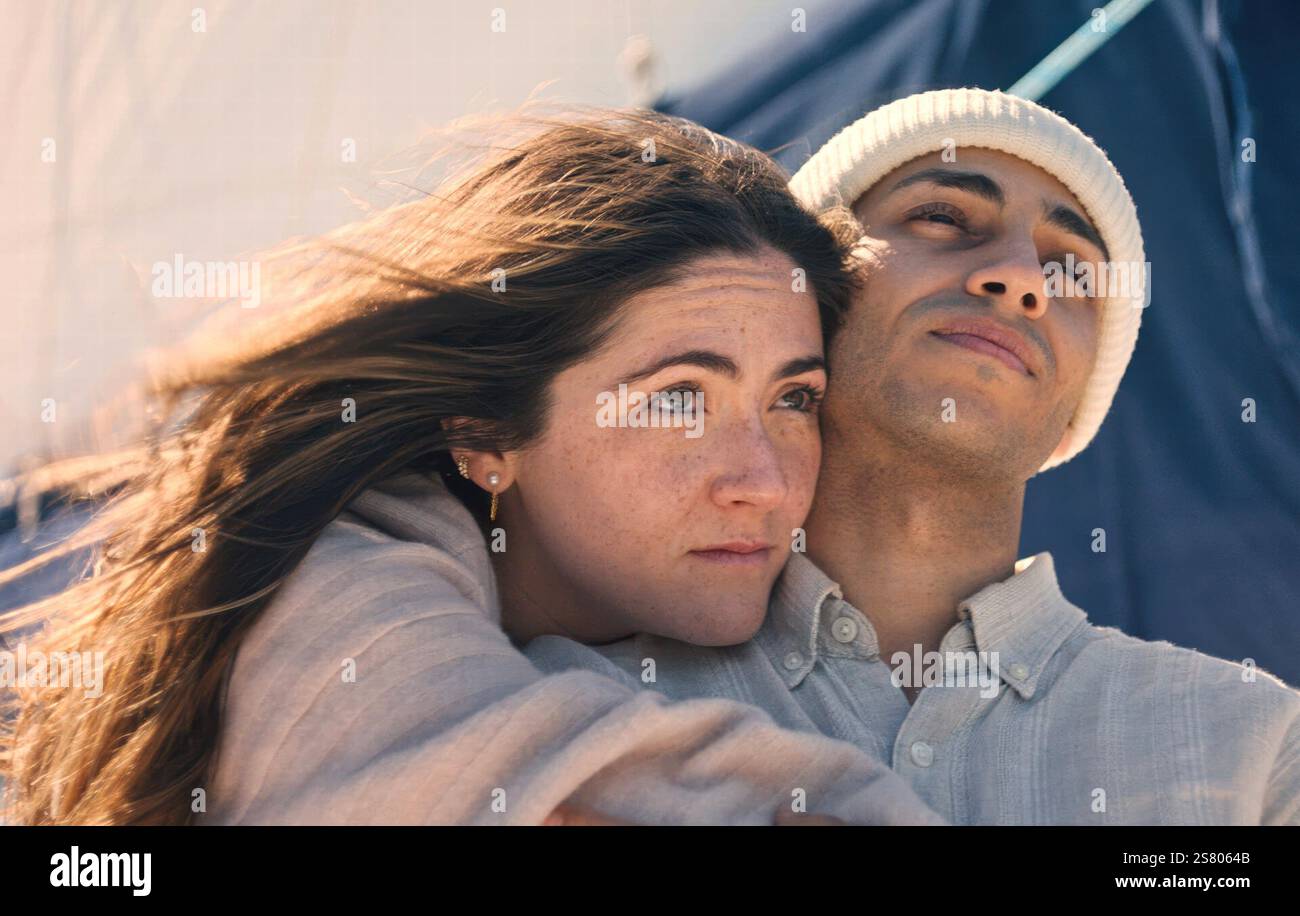 J'AIMERAIS QUE VOUS SOYEZ ICI, de gauche à droite : Isabelle Fuhrman ...