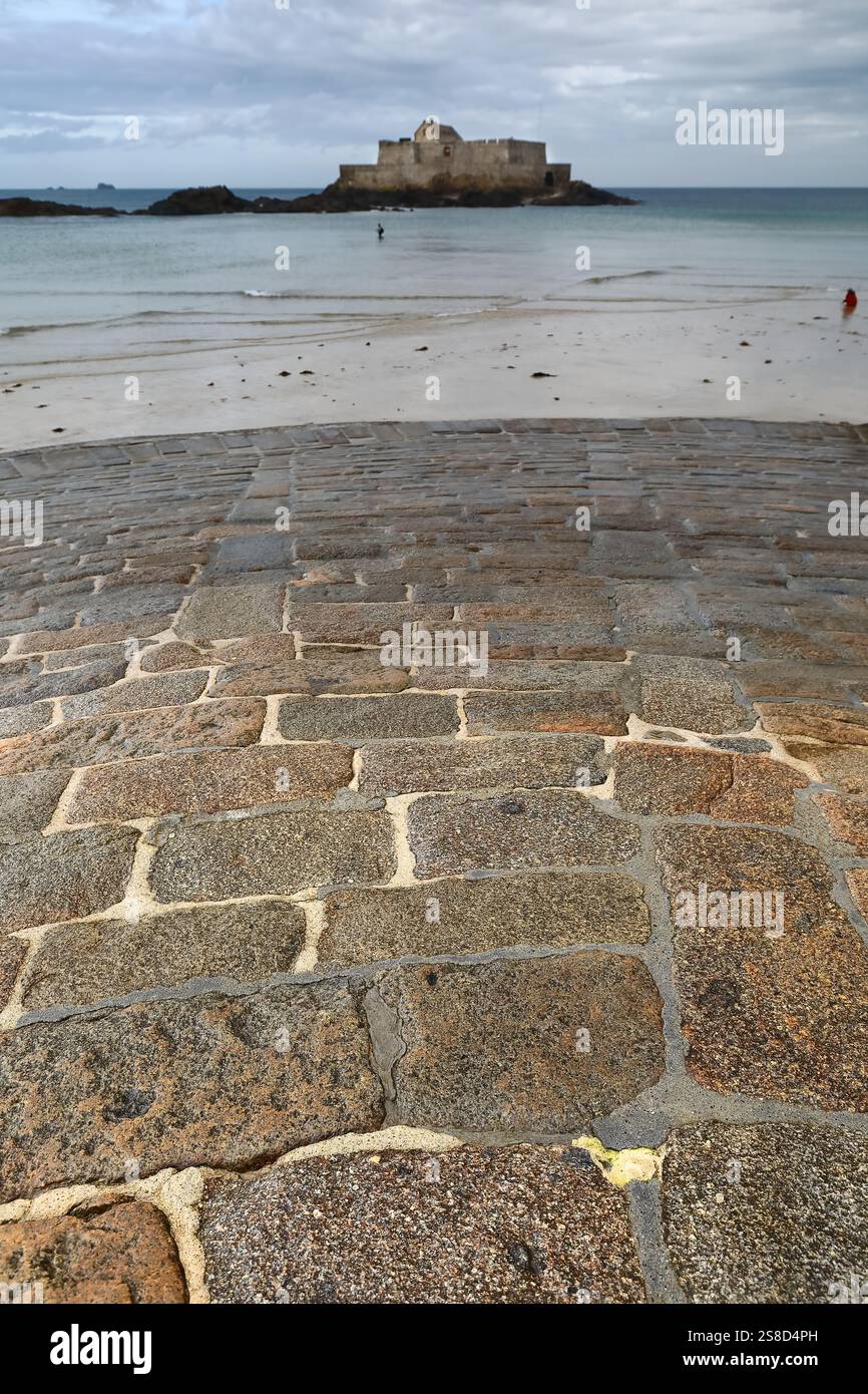 210 le Fort National forteresse sur le Rocher de l'Ilette-L'Islet ...