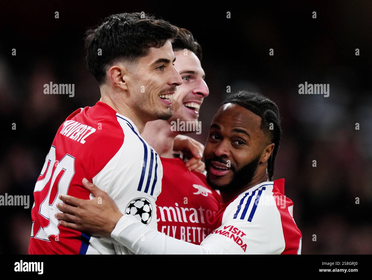 Kai Havertz d'Arsenal (à gauche) célèbre avec Declan Rice (au centre ...