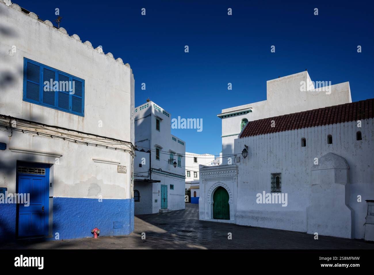 Asilah, Maroc - 22 juillet 2024 : architecture marocaine à l'intérieur ...