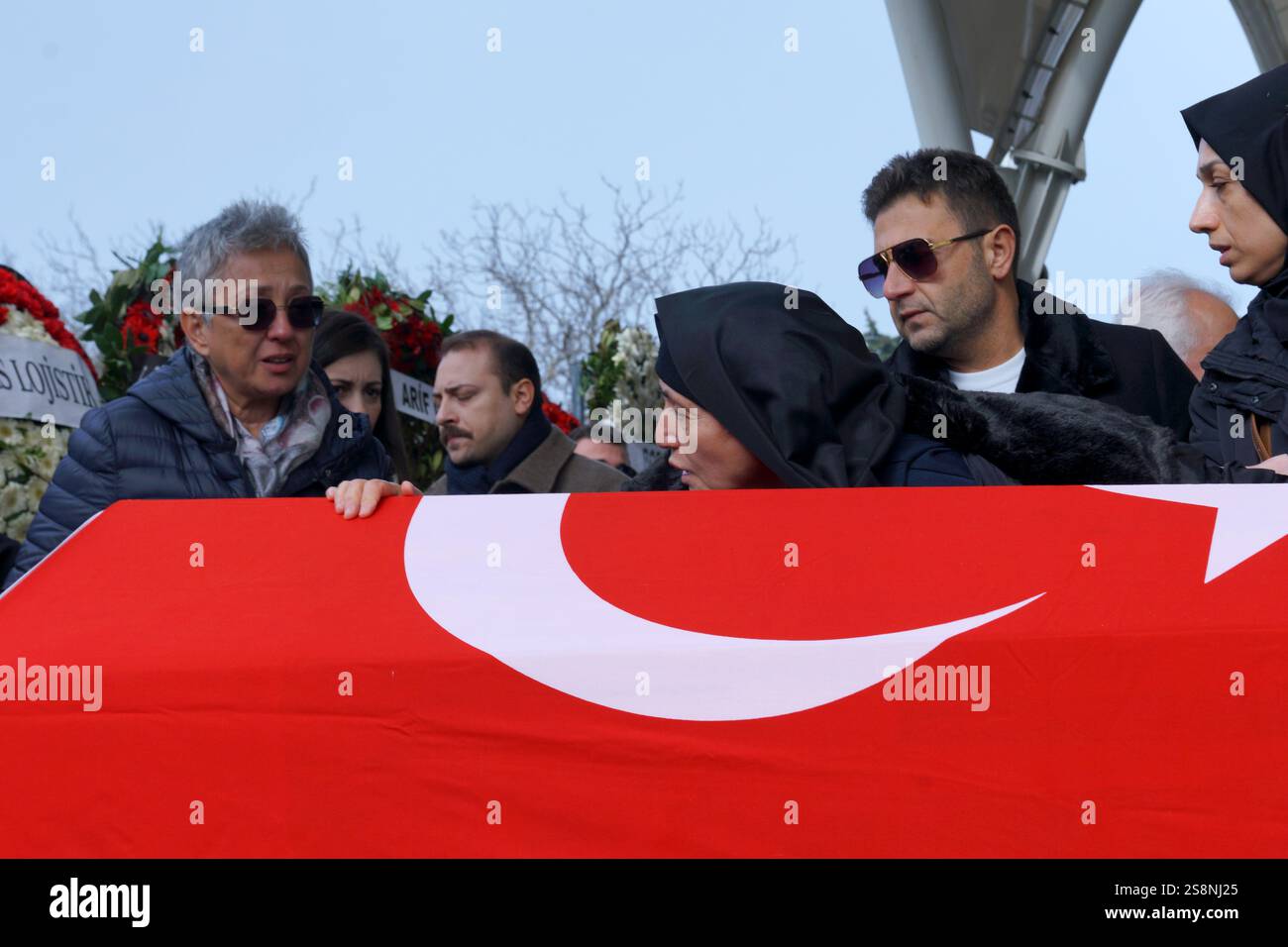 Uskudar, Istanbul, Turquie. 23 janvier 2025. Asiye Binner (C), grand ...