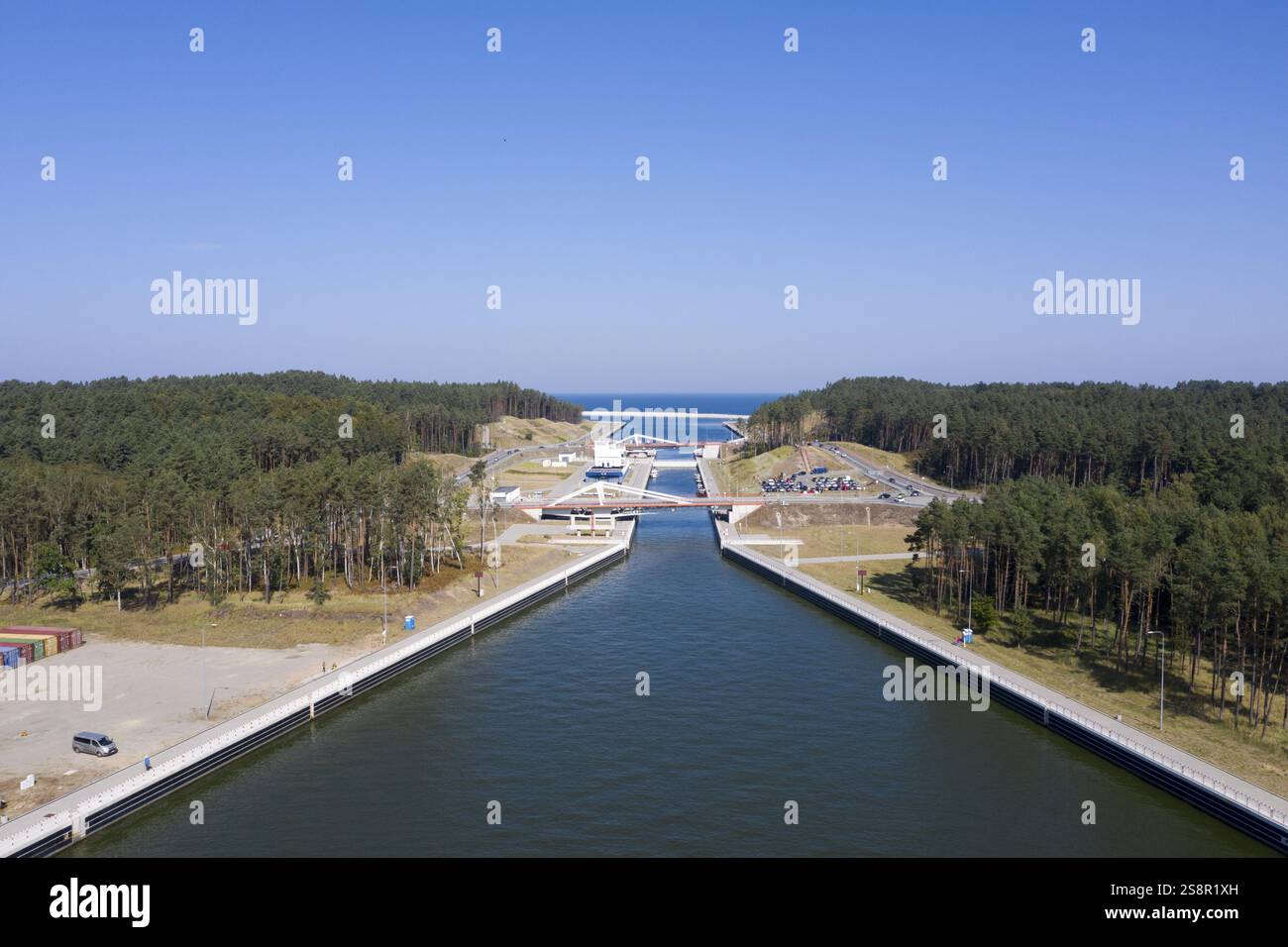 Le canal de la Vistule Spit, canal maritime de Nowy swiat dans la ville ...