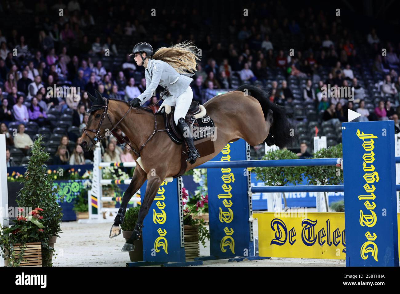 Hilde Veenstra des pays-Bas avec l-Dora van de Zietfort lors du Prix ...