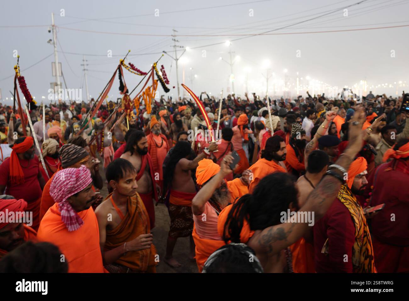 Naga Sadhus, défilé Shahi Snan (bain royal), festival Maha Kumbh Mela ...