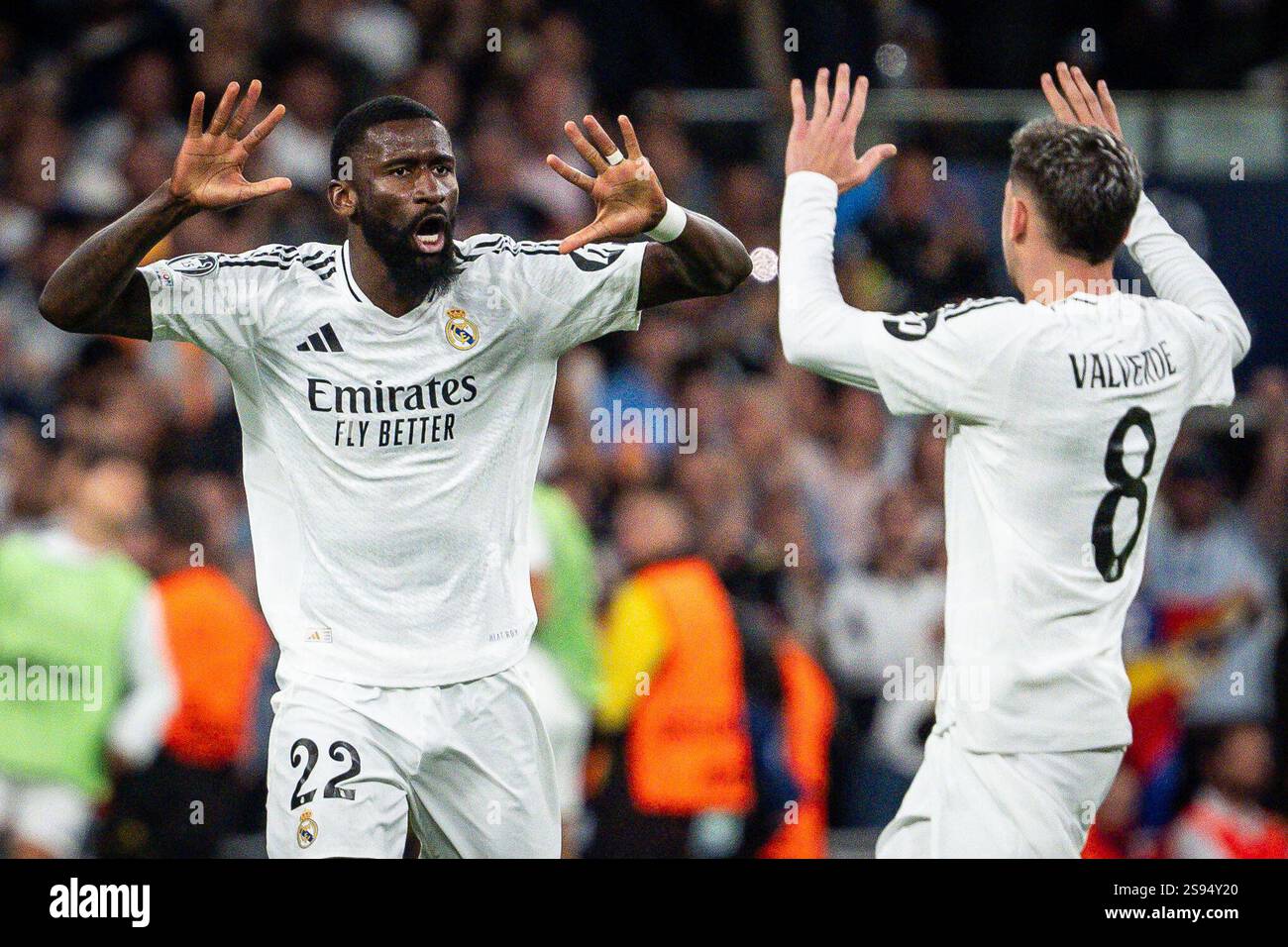 Antonio RUDIGER du Real Madrid célèbre son but avec Federico VALVERDE ...