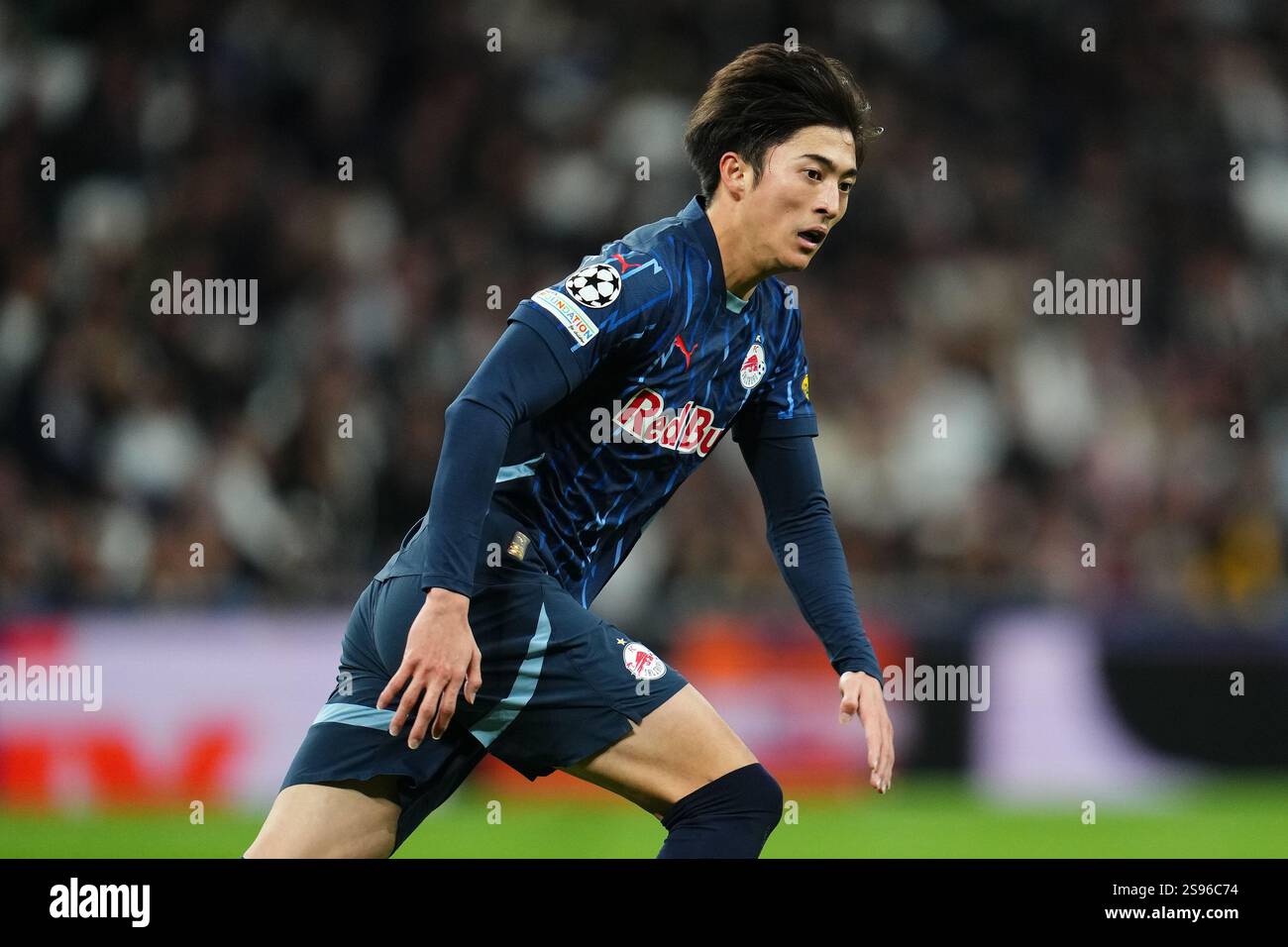 Takumu Kawamura du Red Bull Salzburg FC lors du match de l'UEFA Champions League entre le Real ...