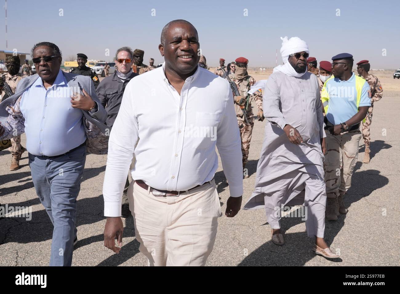 Le ministre des Affaires étrangères David Lammy arrive à l’aéroport d ...