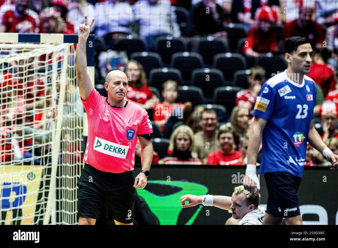 Herning, Danemark. 25 janvier 2025. Arbitre Sebastian Lenci vu lors du ...