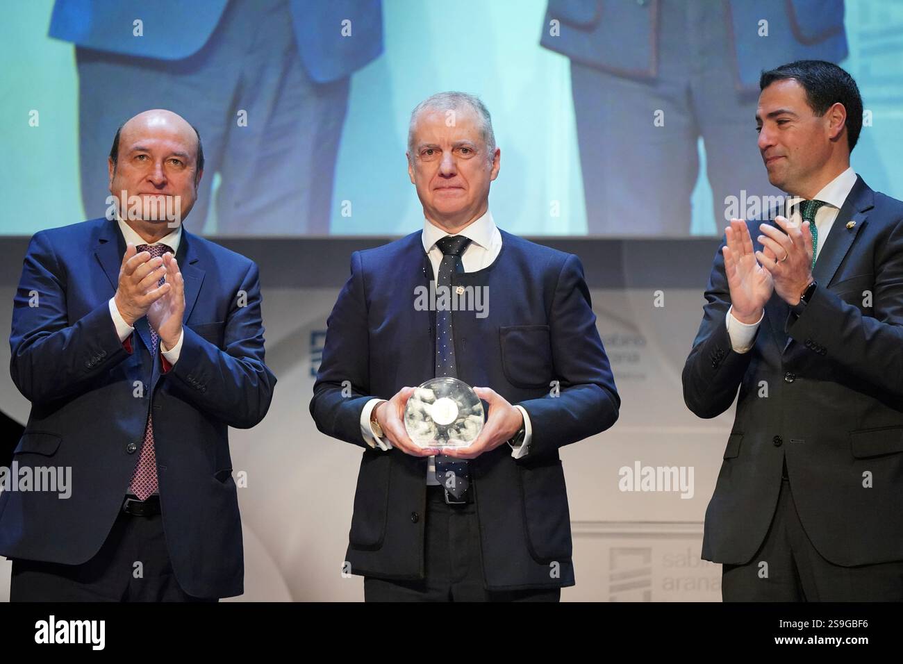 (L-R) EAJ-PNV President Andoni Ortuzar, former Basque Premier Iñigo ...