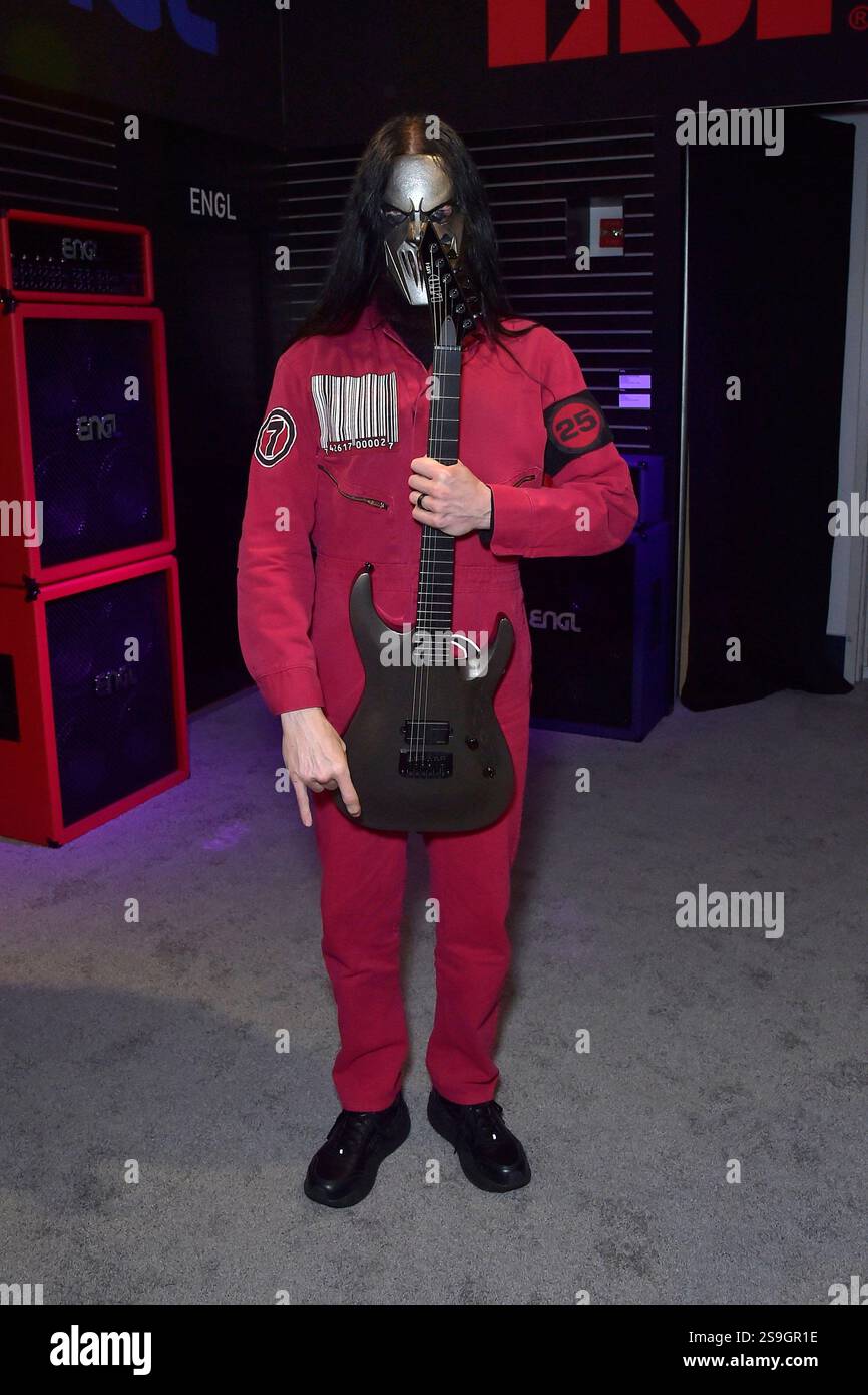 Mick Thomson von Slipknot auf der Musikmesse NAMM Show 2025 im Anaheim Convention Center ...