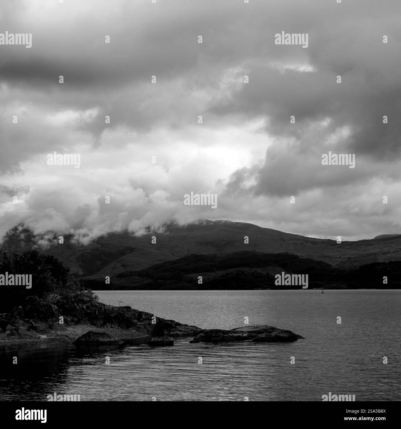 Parc national de lomond et des trossachs Banque d'images noir et blanc ...
