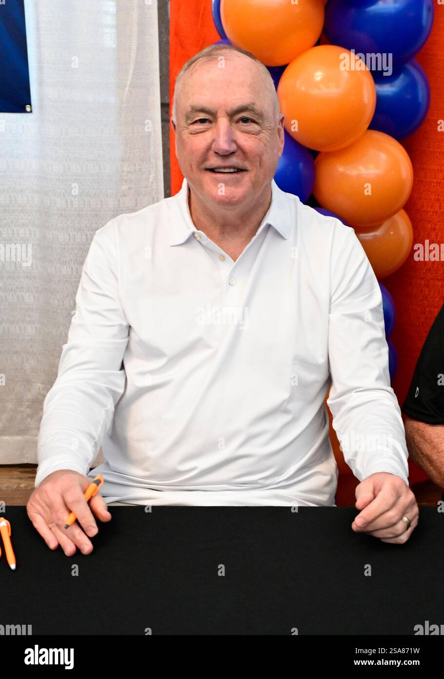 Terry Puhl (21 ans), ancien joueur des Houston Astros Outfielder (1977 ...