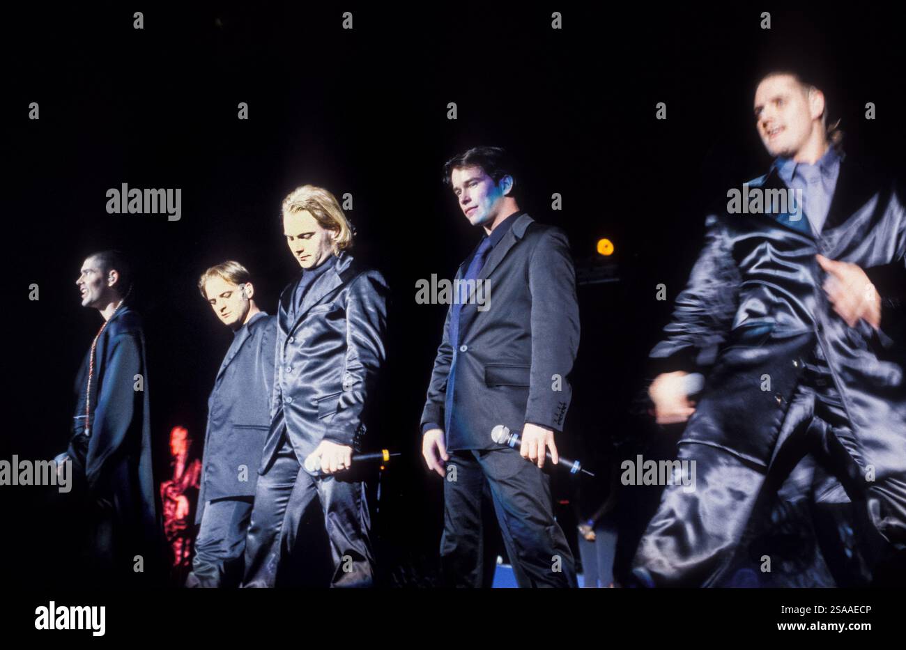 ENSEMBLE DU GROUPE, TOURNÉE BOYZONE 1998 : The Irish Boy Band BOYZONE ...