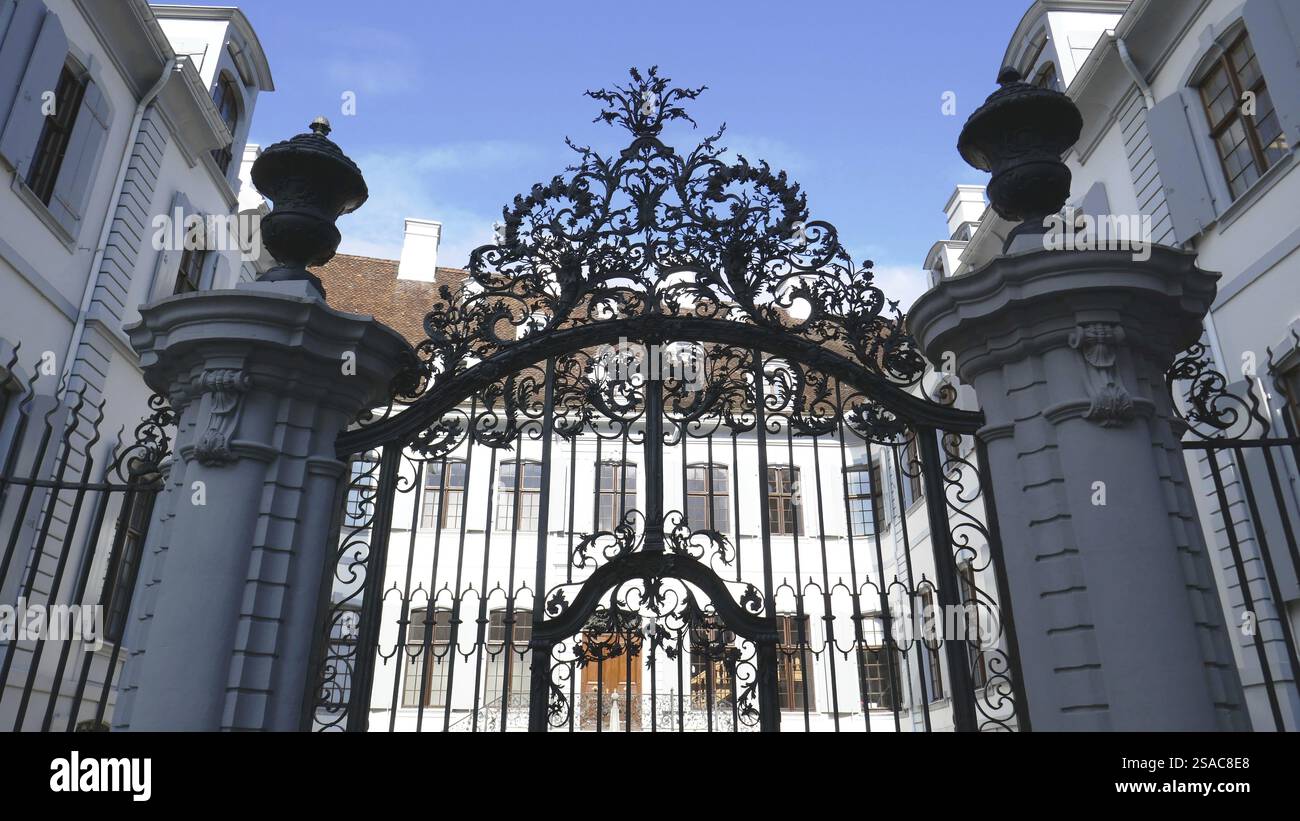 Forged iron gates Banque de photographies et d’images à haute ...