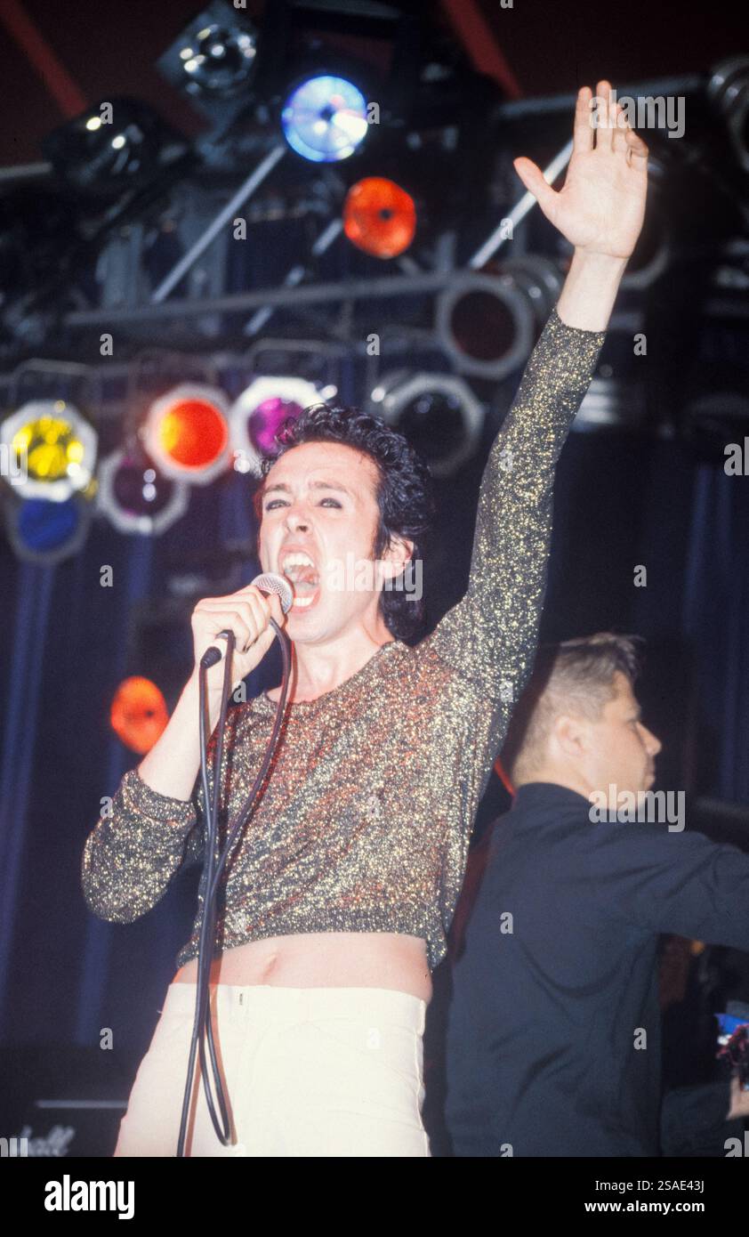 DAVID Devant, READING FESTIVAL, 1997 : Mikey Georgeson le leader du ...