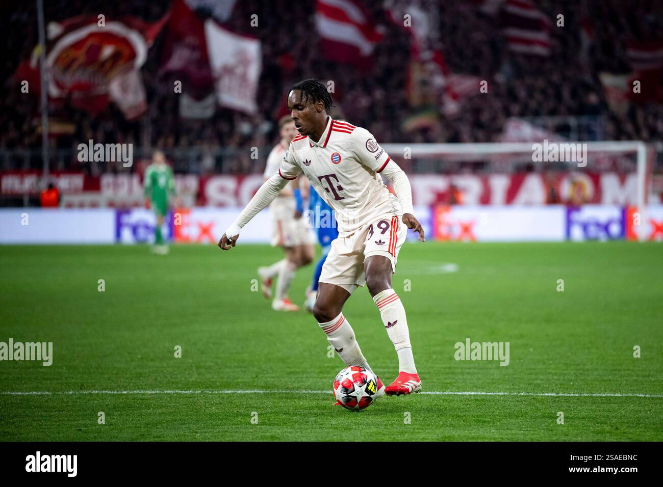 Mathys tel (FC Bayern Muenchen, #39) Am Ball, GER, FC Bayern Muenchen v ...