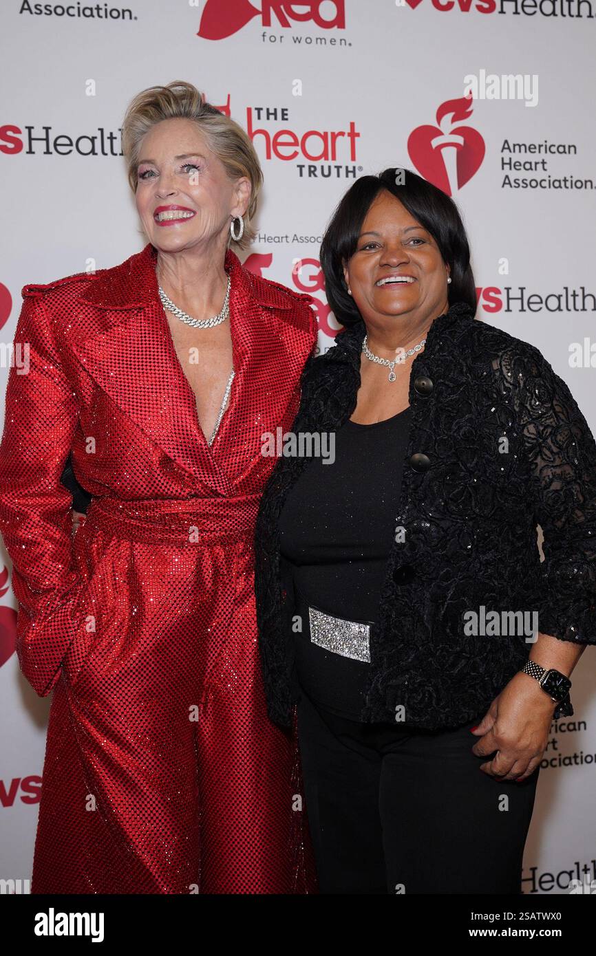 Sharon Stone, Regina Benjamin aux arrivées pour le concert Go Red for ...