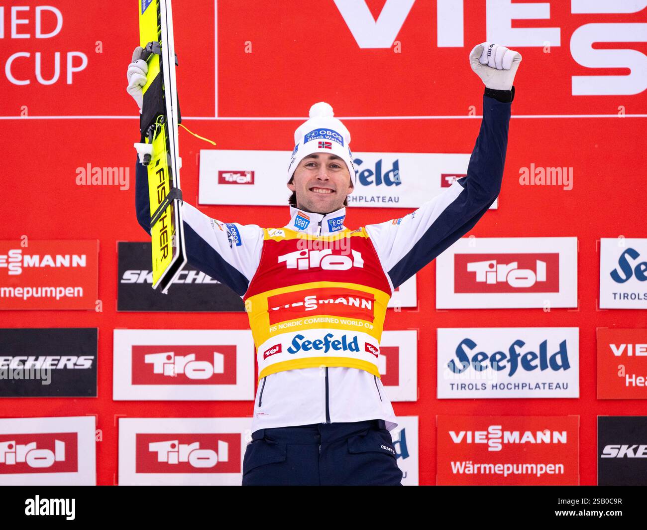 Riiber Jarl Magnus (Norwegian) jubelt BEI der Siegerehrung auf dem ...