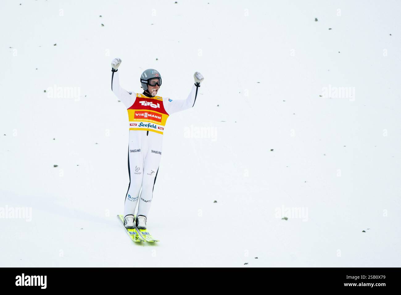 Riiber Jarl Magnus (Norwegian) jubelt im Ziel nach dem Skispringen ...