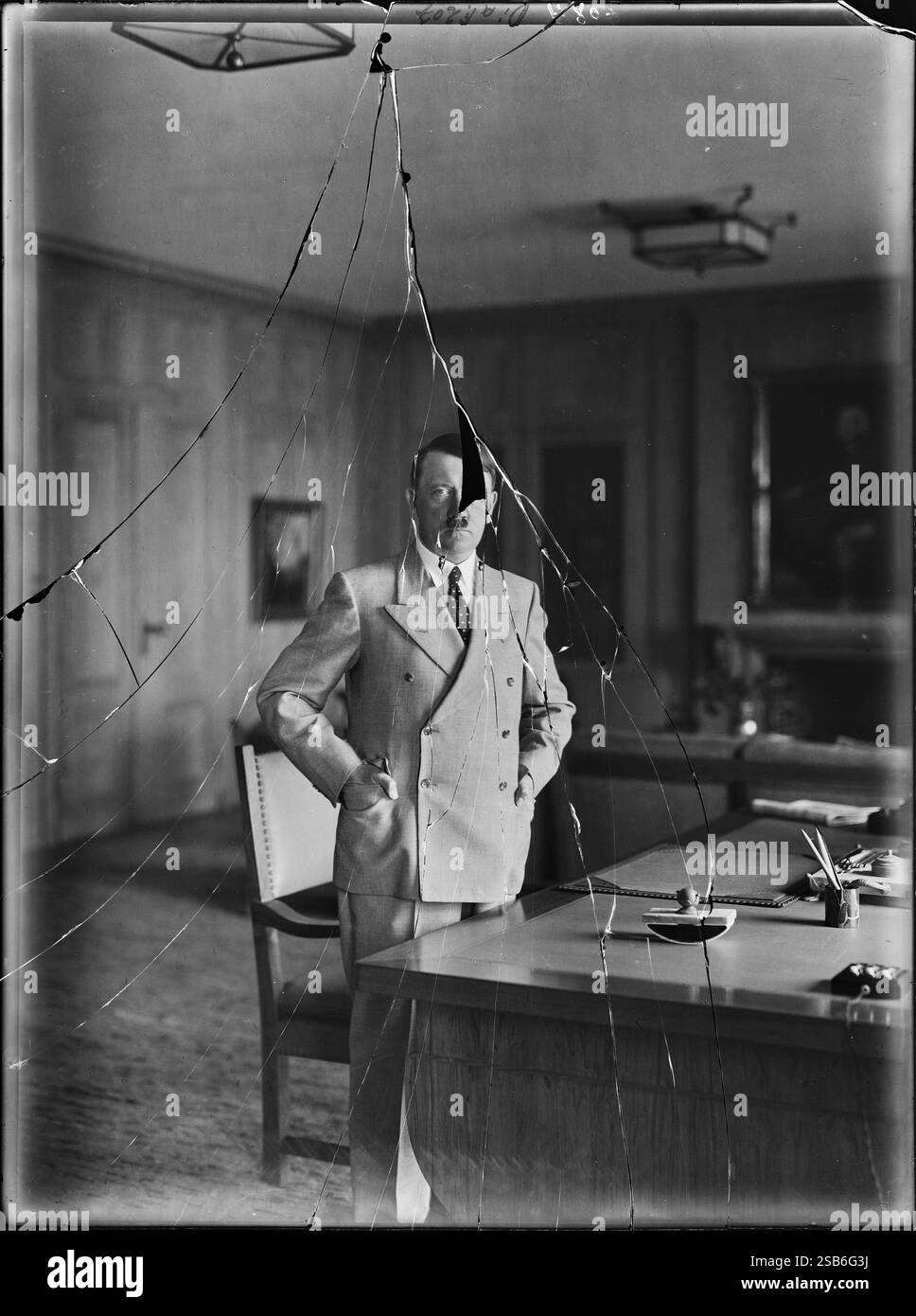 Chef du parti nazi adolf hitler Banque d'images noir et blanc - Alamy