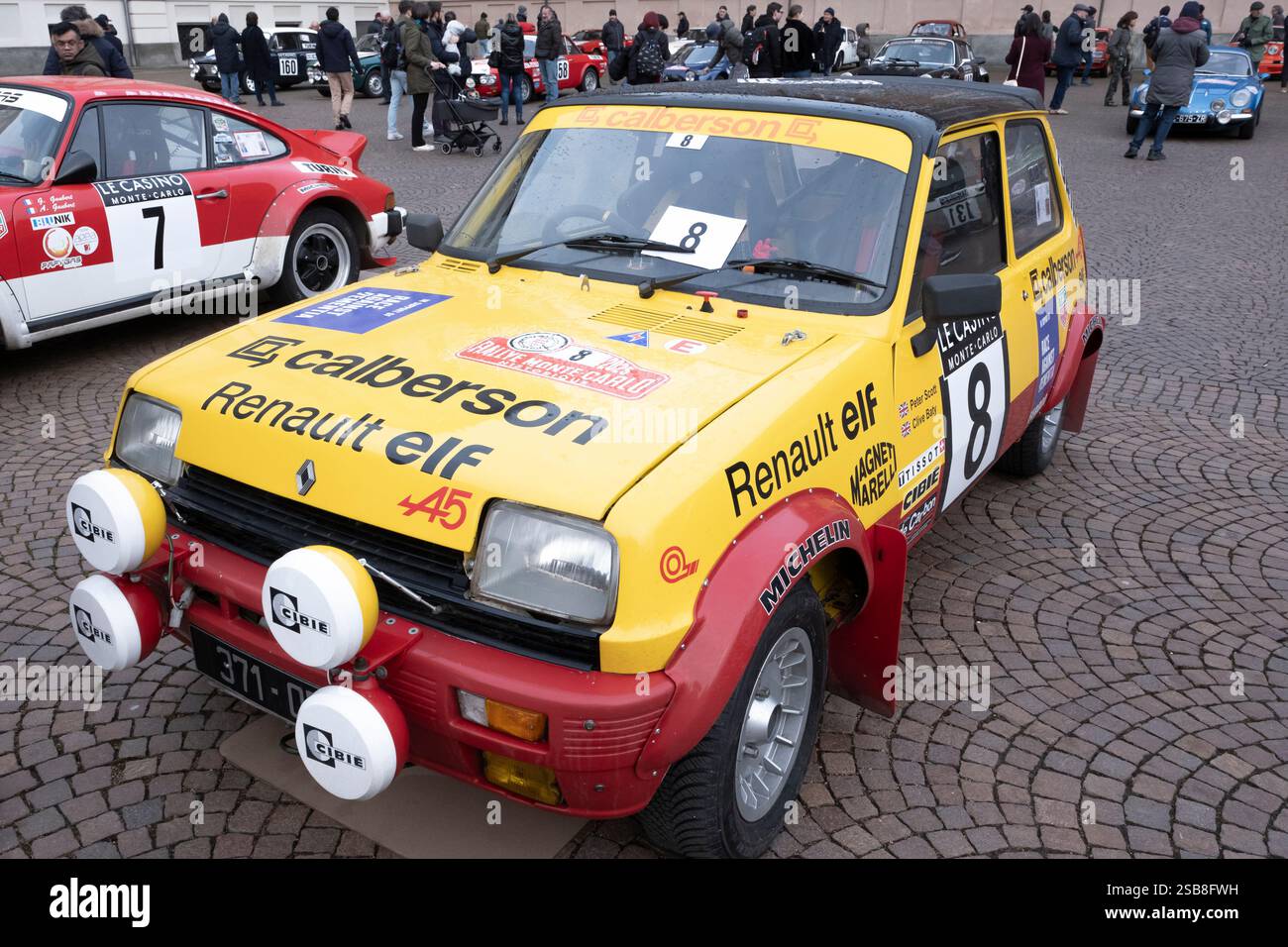 Turin, Italie. 31 décembre 2025.Classic Cars s’alignent pour le Rallye ...