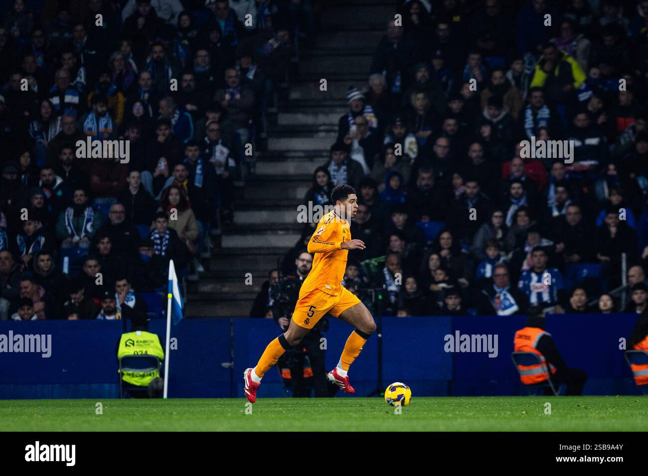 Barcelone, Barcelone, Espagne. 1er février 2025. Jude Bellingham C du ...
