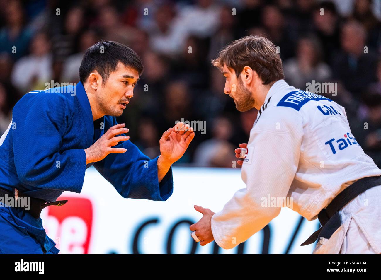Julien FRASCADORE (CAN) et Kherlen GANBOLD (MGL) 32 Menâ -66Kg lors du ...
