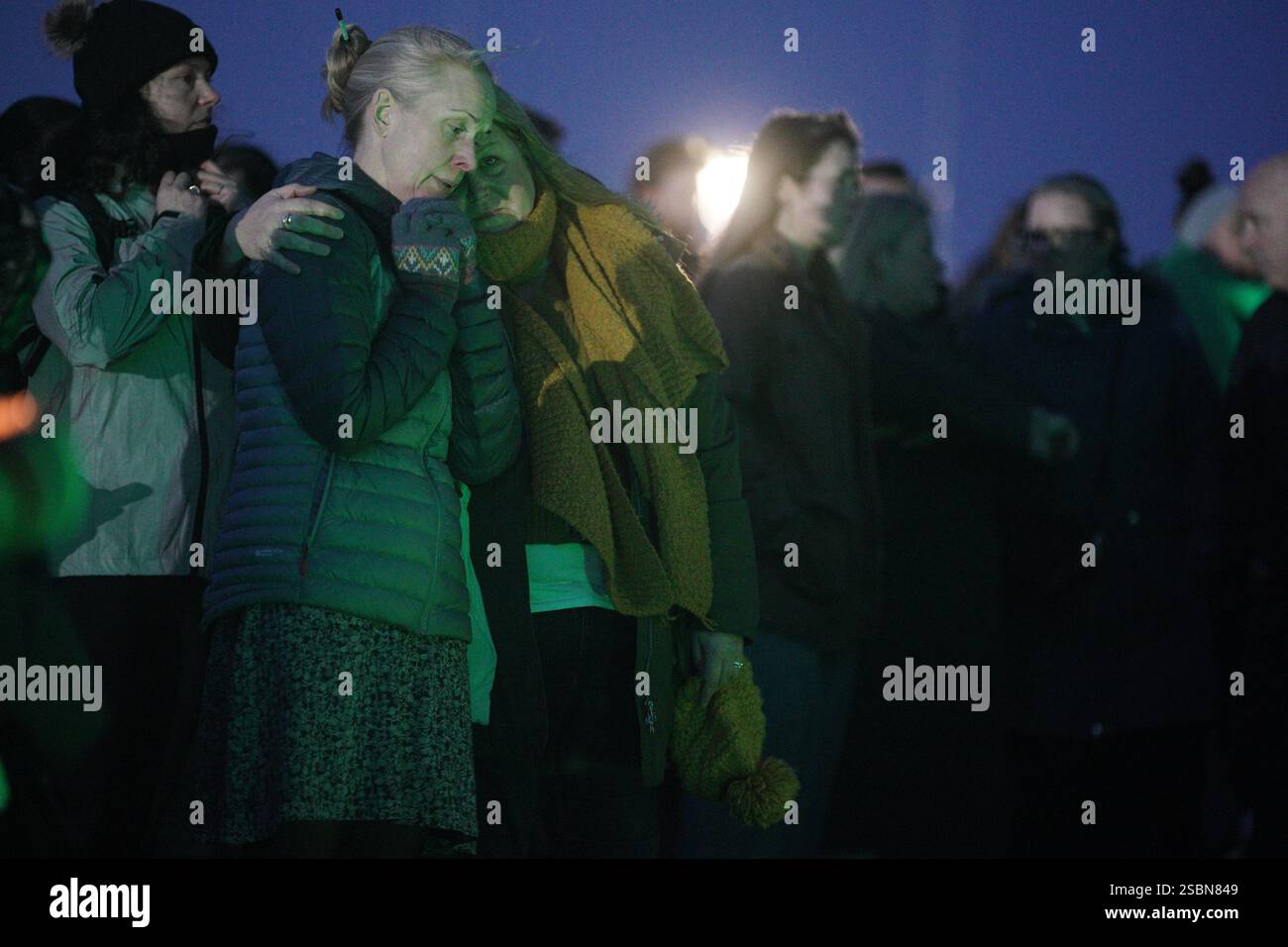Les gens assistent à une veillée à la mémoire de Claire Chick organisée ...