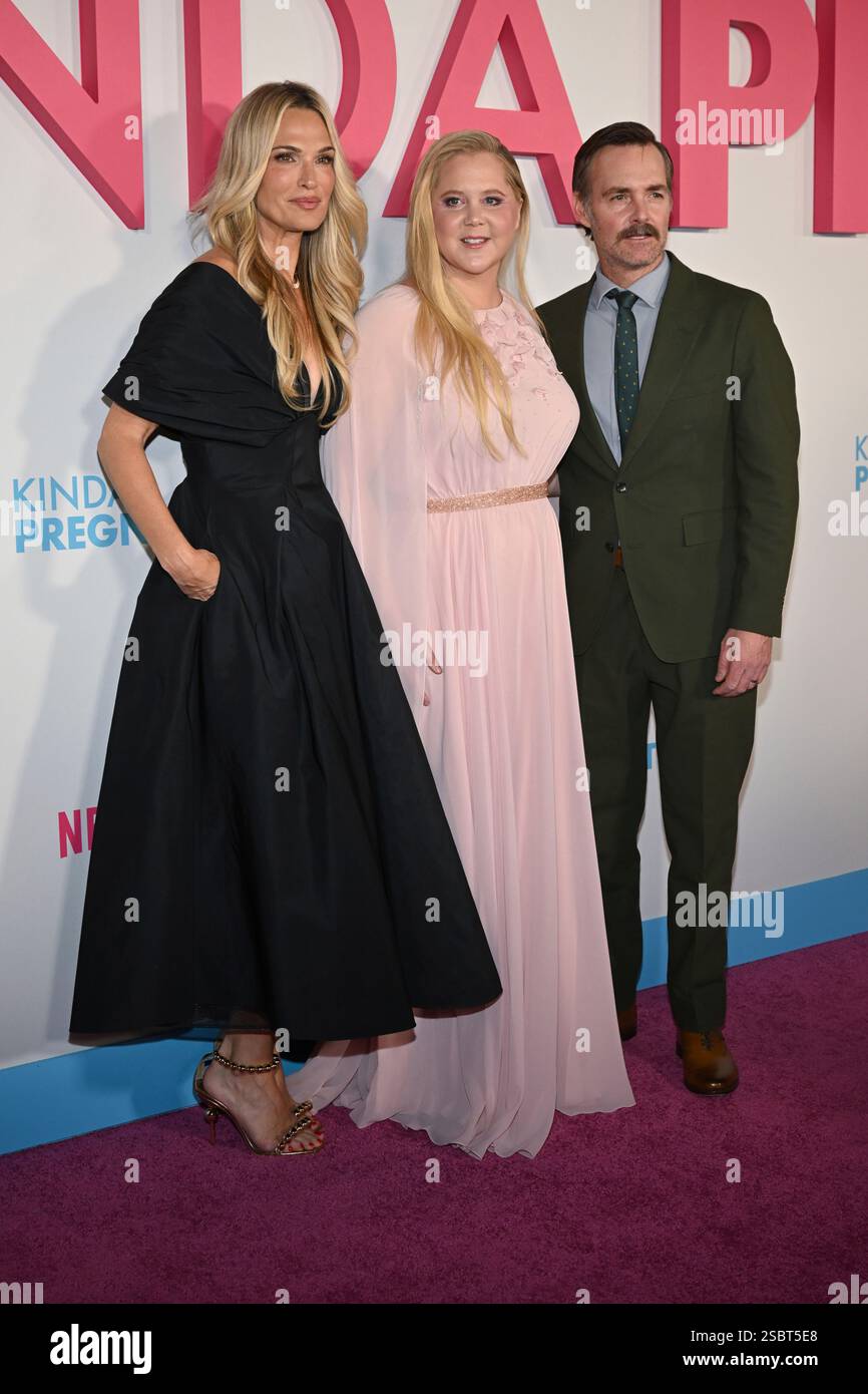 Photo by: NDZ/STAR MAX/IPx 2025 2/3/25 Molly Sims, Amy Schumer and Will ...