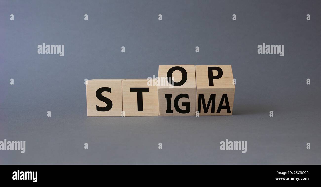 Symbole d'arrêt et de stigmatisation. La main d'homme d'affaires pointe ...