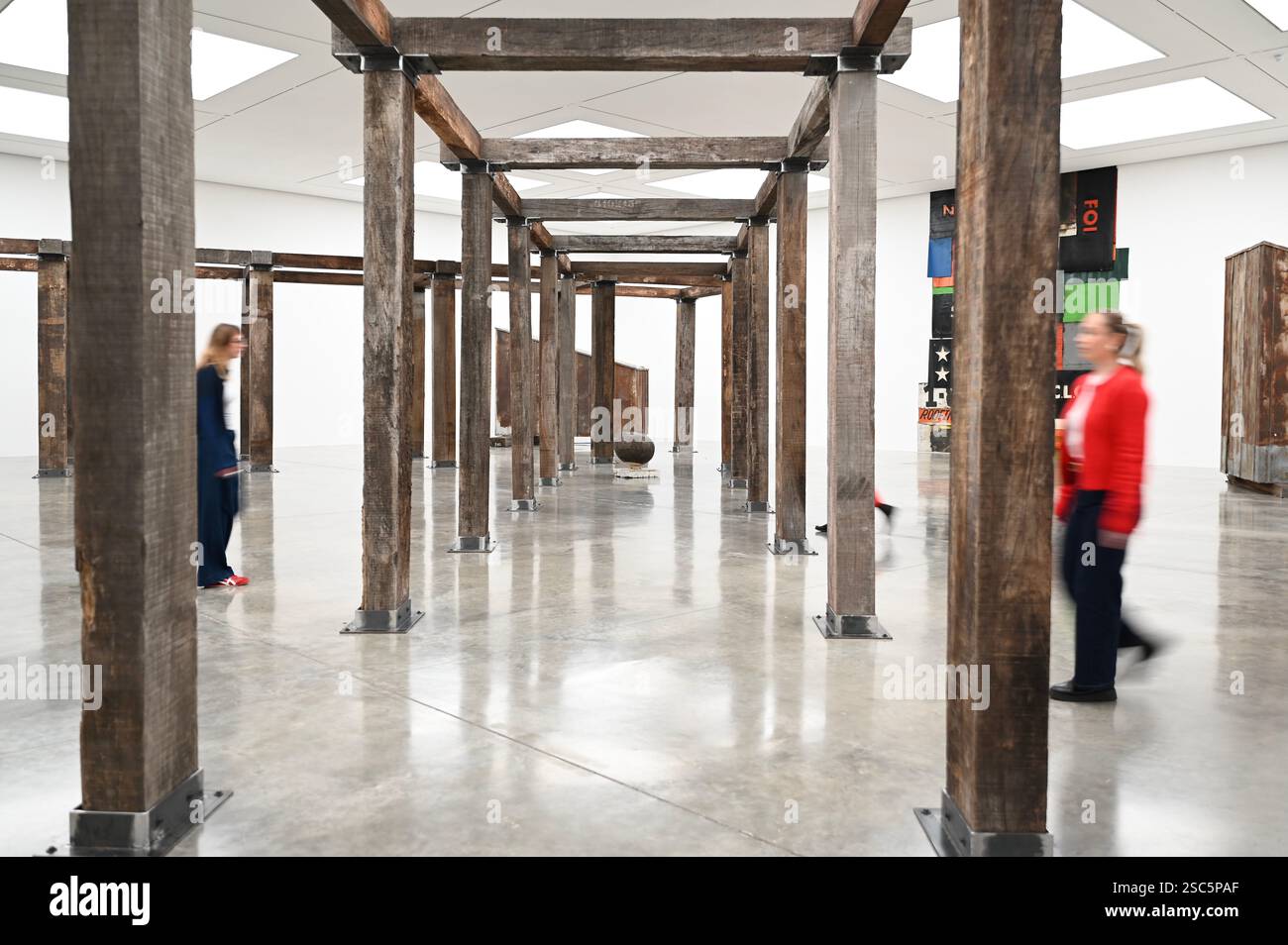 L'artiste américain Theaster Gates revient à Londres en reprenant le ...
