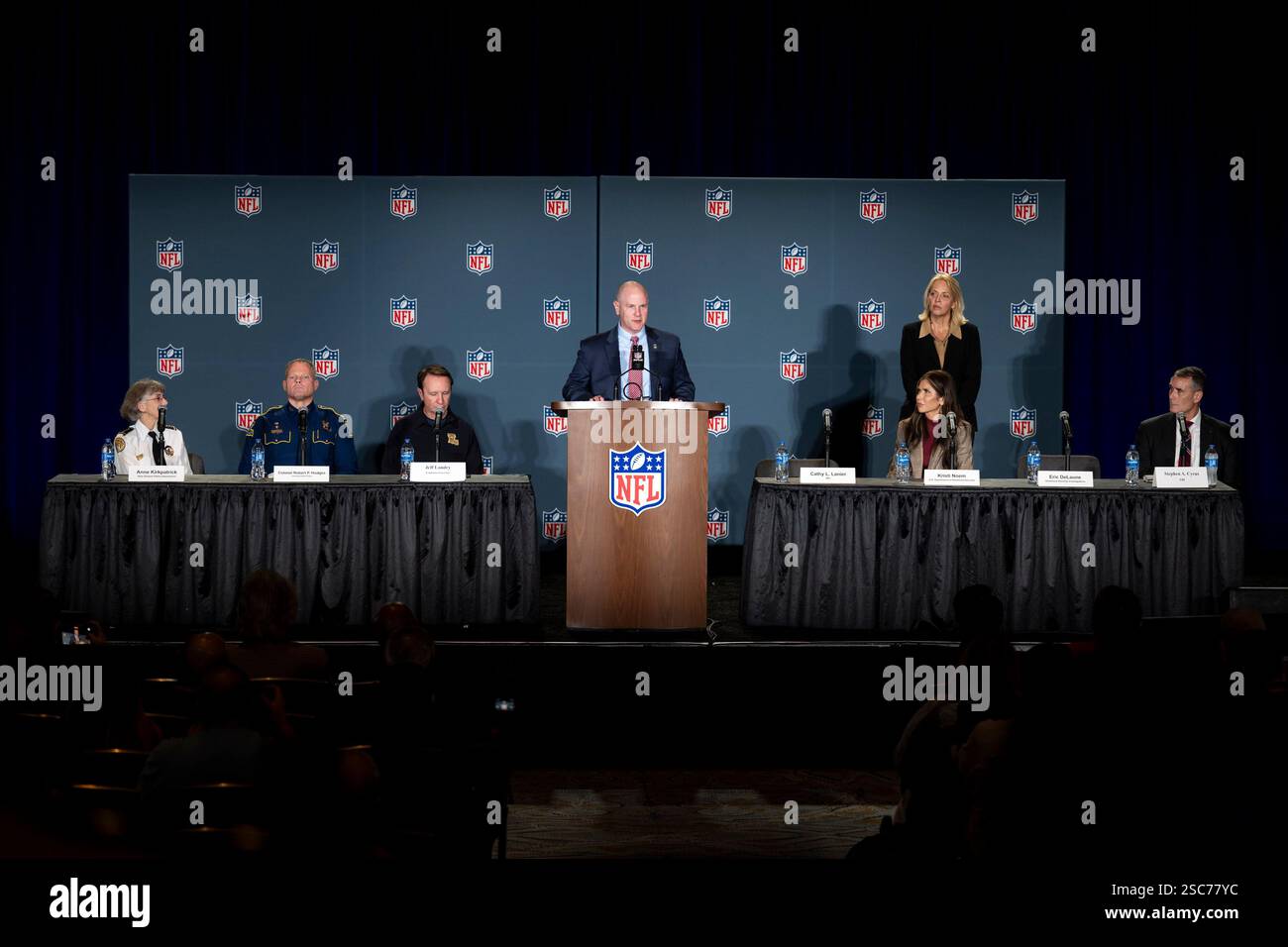 Kristi Noem, secrétaire du Département de la sécurité intérieure (DHS ...