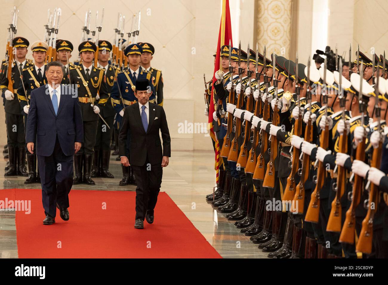 Chinese President Xi Jinping, left, and Brunei's Sultan Hassanal ...