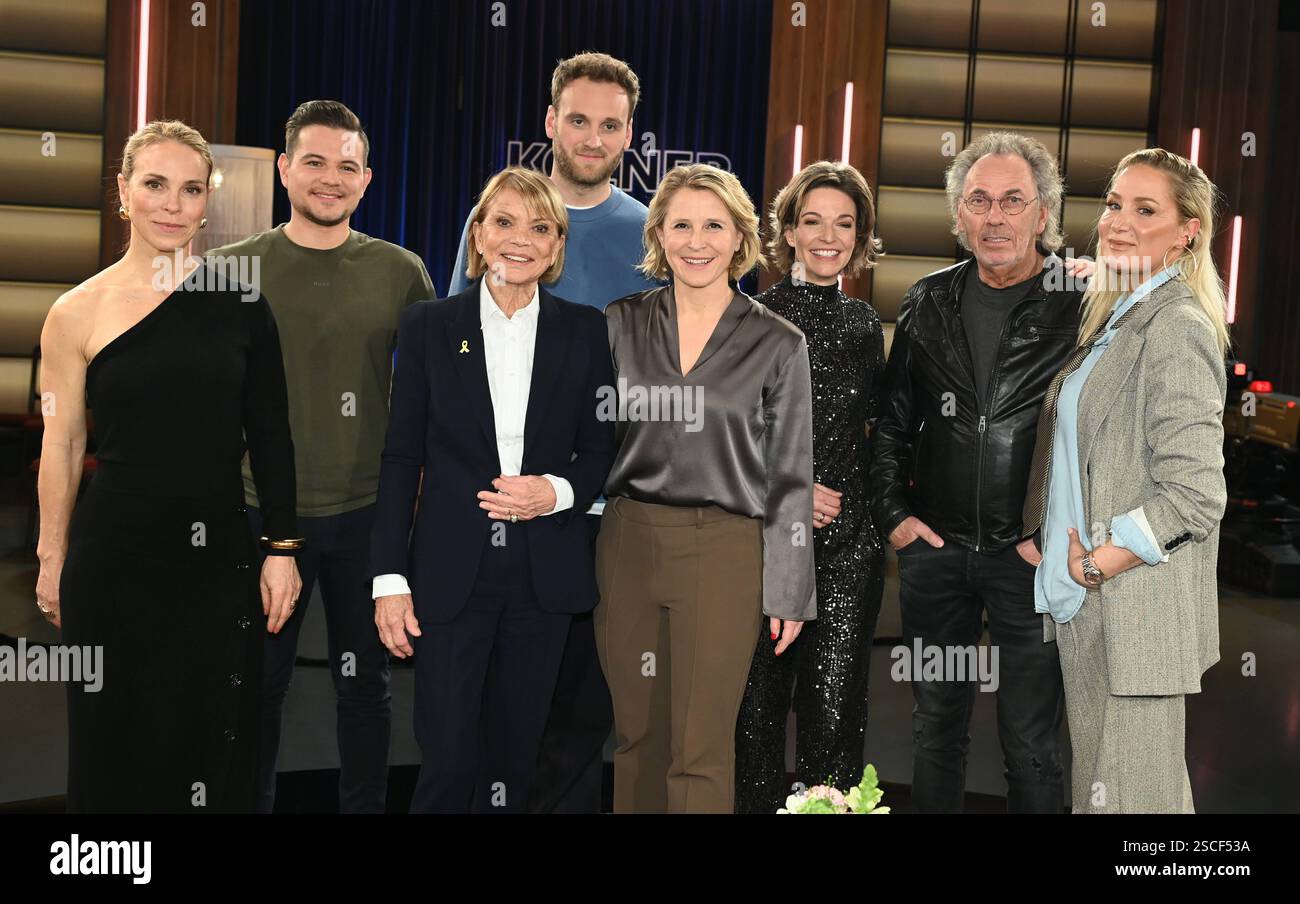 Schauspielerin Anneke Kim Sarnau, gauche-droite, Rettungssanitäter Luis ...