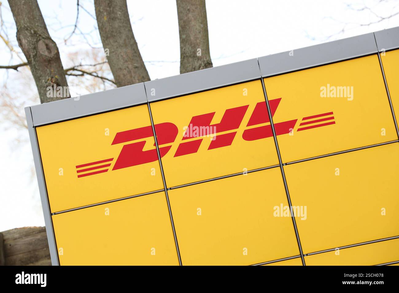 02.02.2025, xtgx, Symbolfotos Packstation DHL Wolfsburg *** 02 02 2025 ...