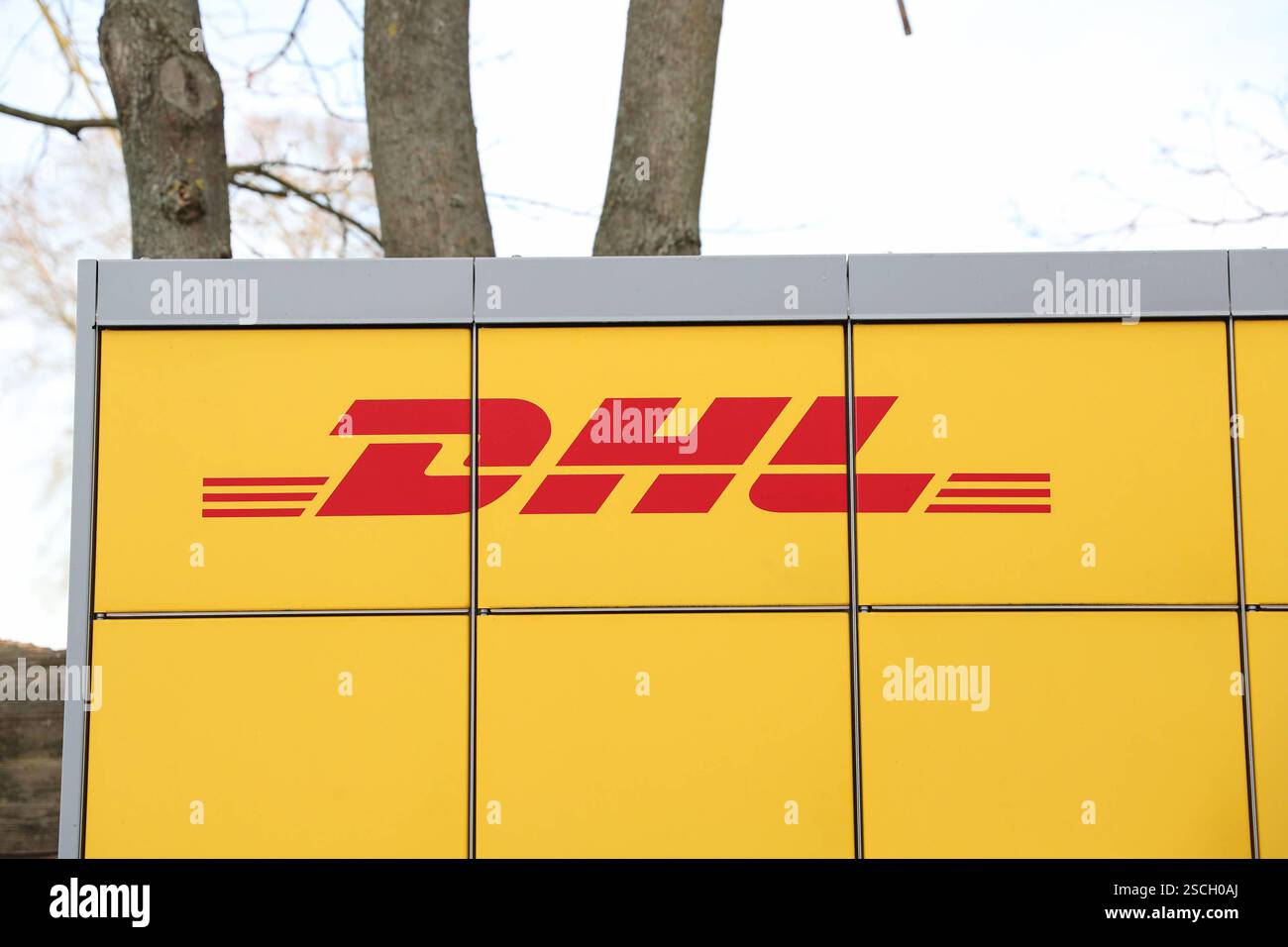 02.02.2025, xtgx, Symbolfotos Packstation DHL Wolfsburg *** 02 02 2025 ...