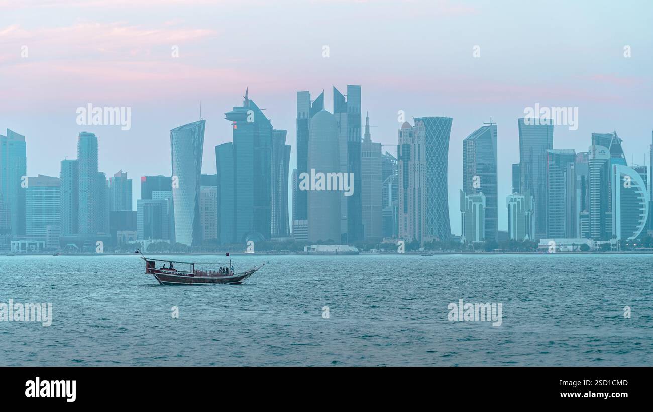 Doha, Qatar-18 janvier 2025 : un magnifique paysage de plage de katara ...