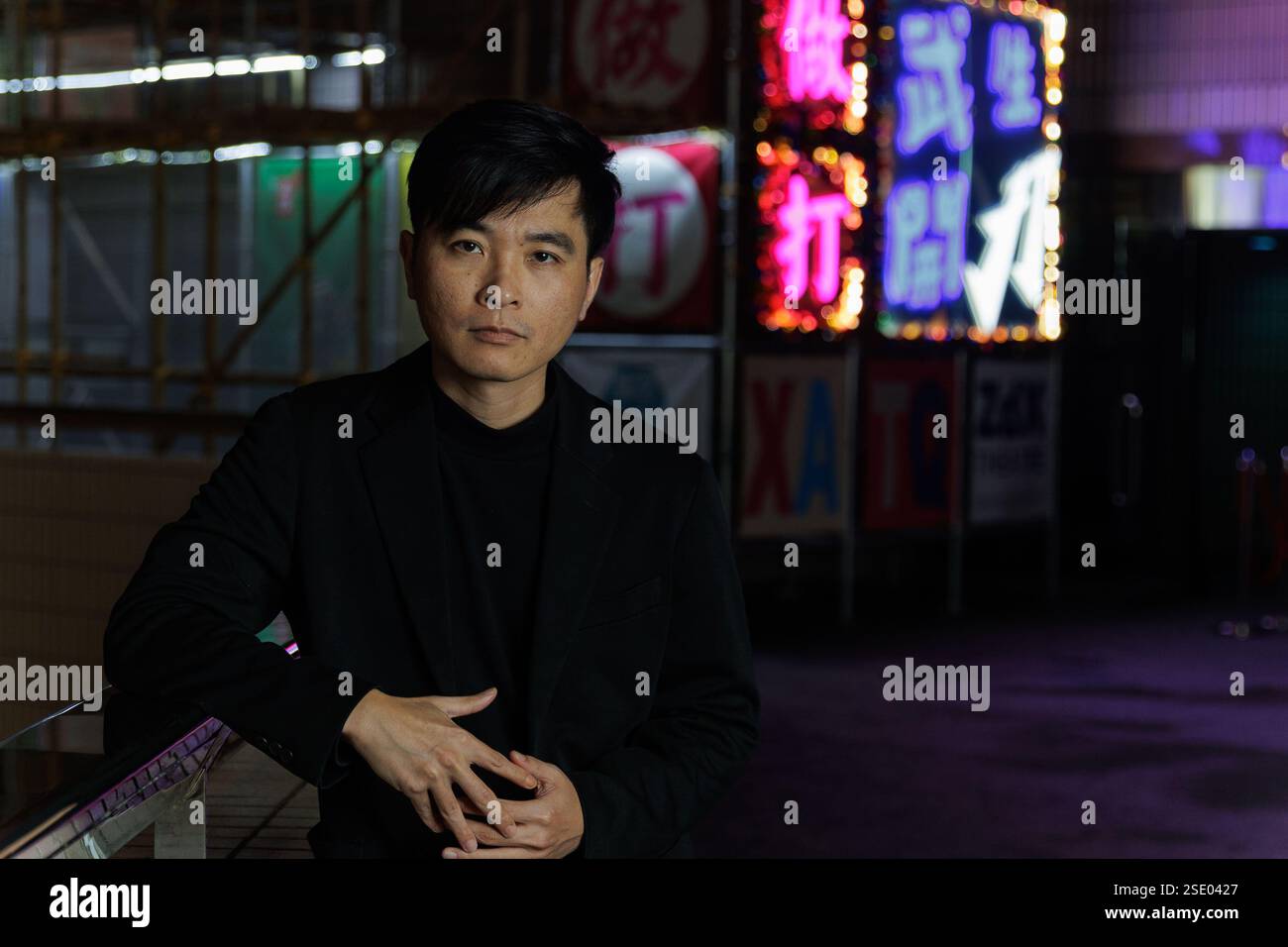 Hong Kong, Chine. 13 juin 2024. Portrait de Liu Xiaoyi, artiste hongkongais et directeur de ...