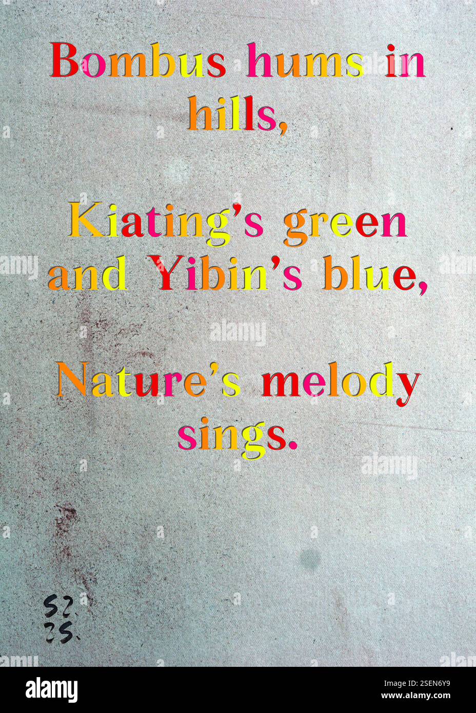 Bombus fredonne dans les collines, le vert de Kiating et le bleu de ...